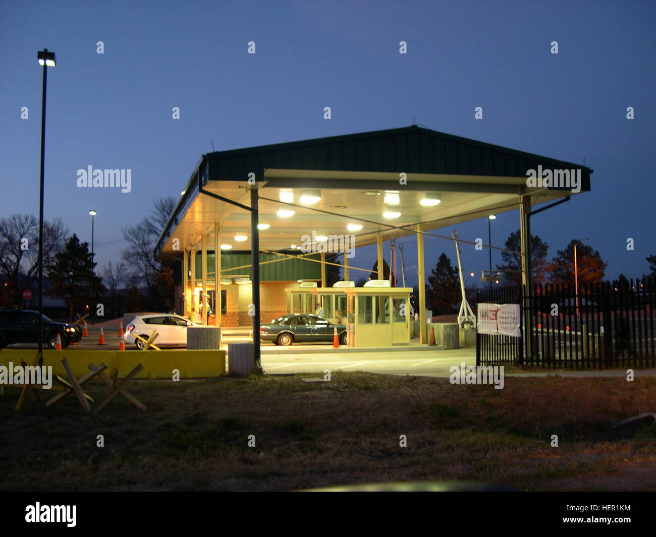 US Army 51436 Updated Fort Carson gate Stock Photo - Alamy