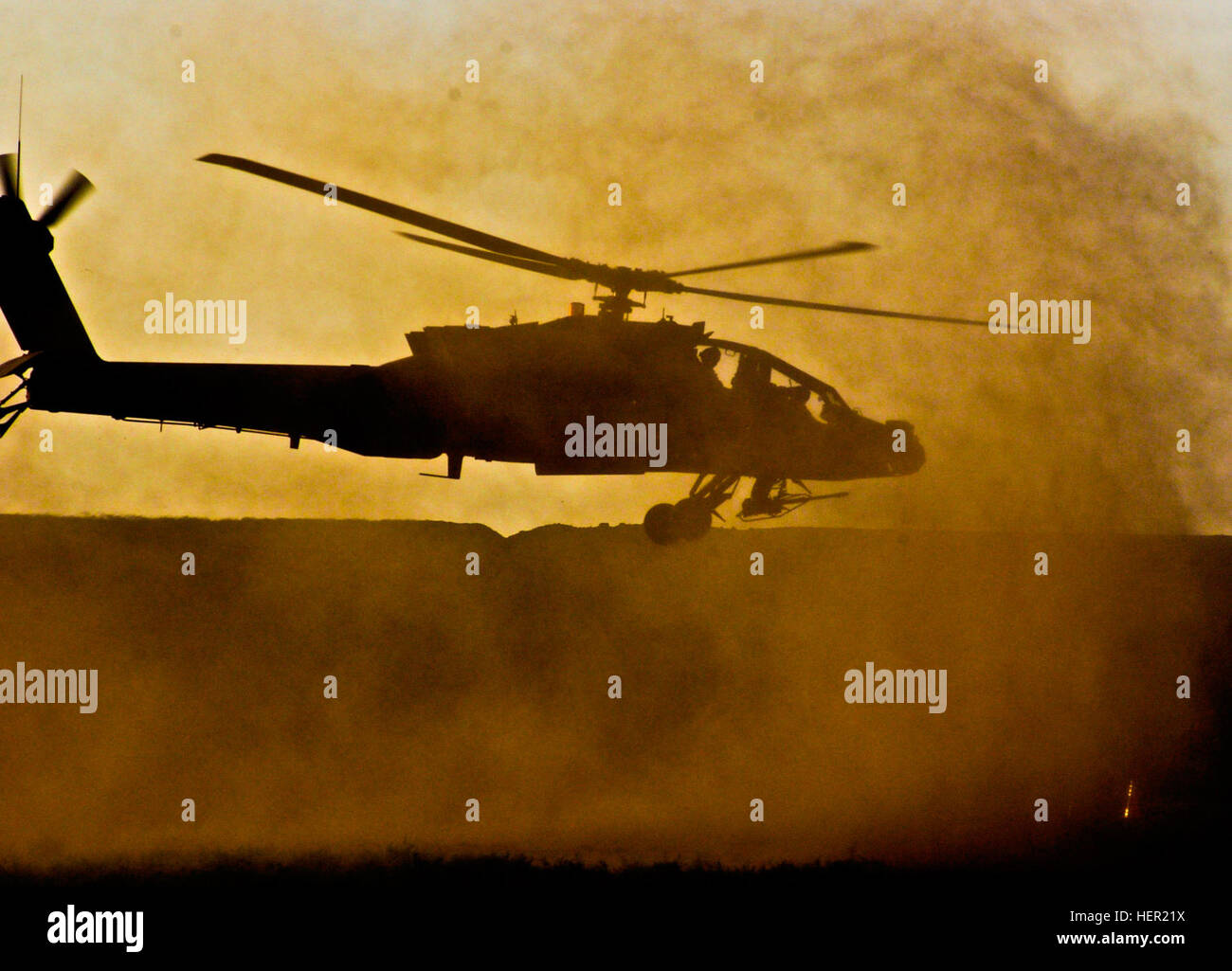 Cab soldiers continue versatile training hi-res stock photography and ...