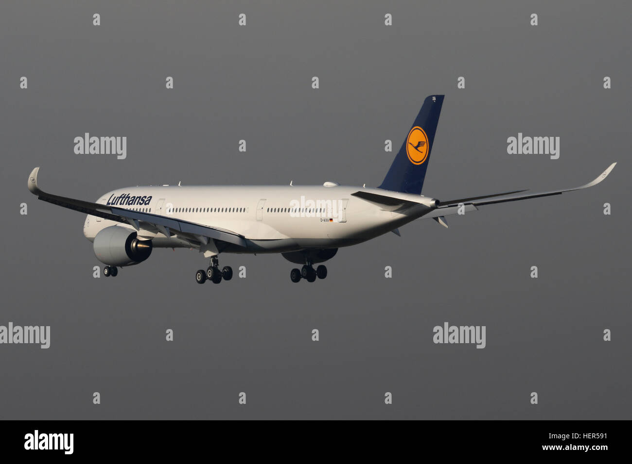 Airbus a359 hi-res stock photography and images - Alamy