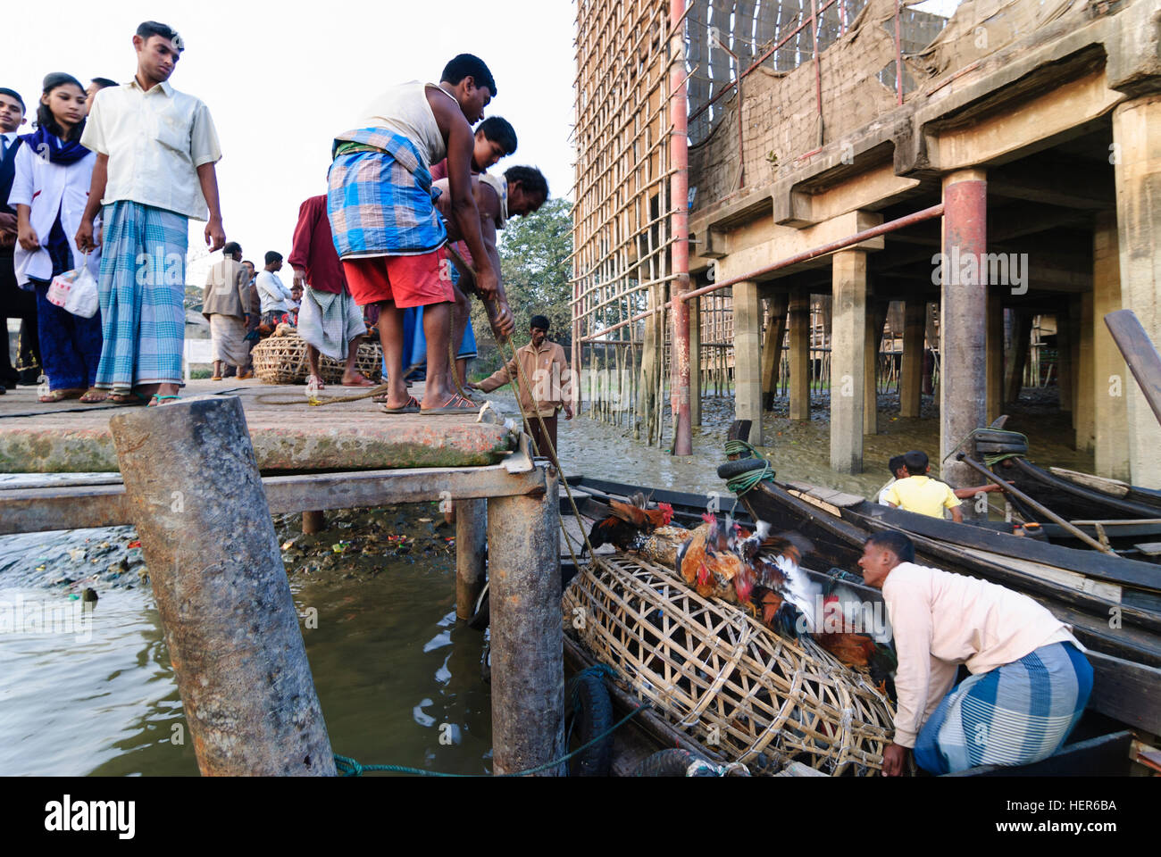 Chittagong: Unloading of chicken at Karnaphuli river, port, people ...