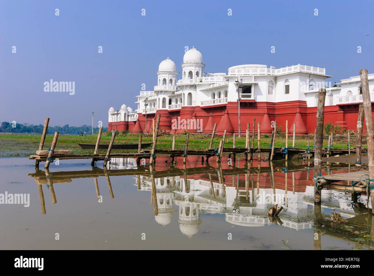 Melagarh: Water castle Neermahal in pond Rudra Sagar, Tripura, India ...