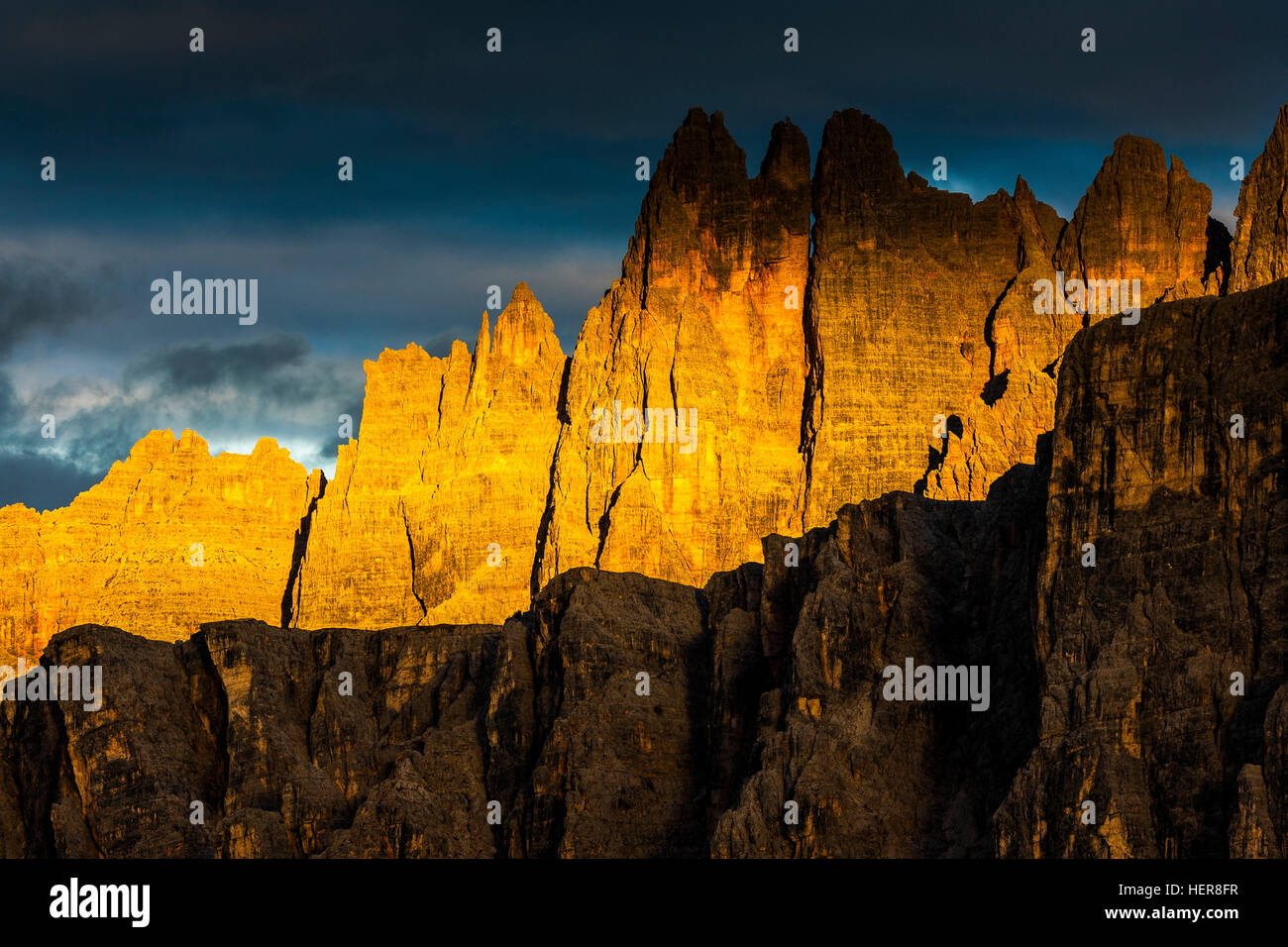 croda da lago,pass,passo,mountain pass,italy,alps,dolomites,mountains ...