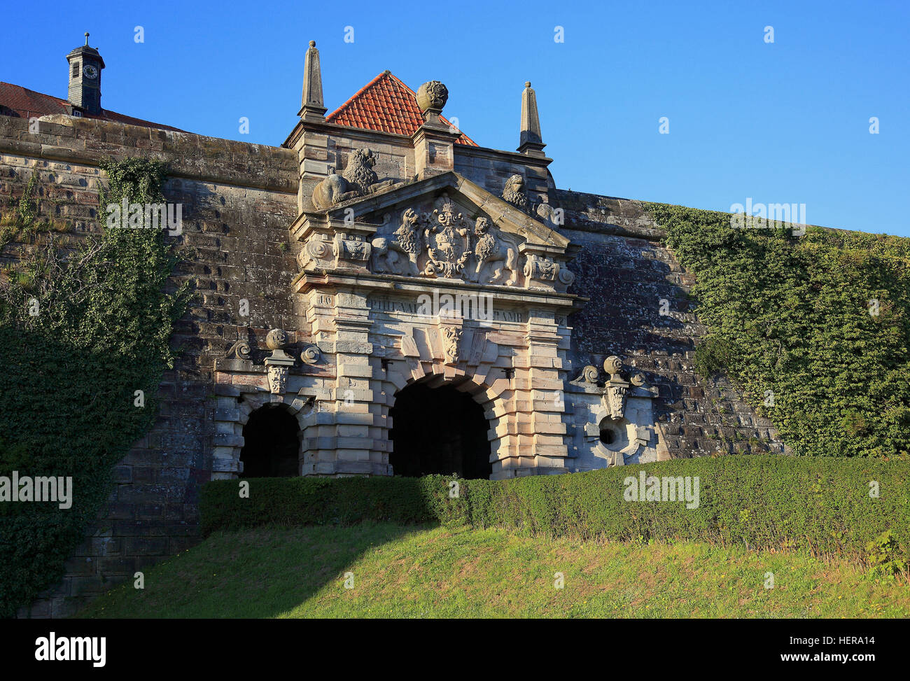 Festungstor mit Wappen des Fürstbischofs Philipp Valentin Voit von ...