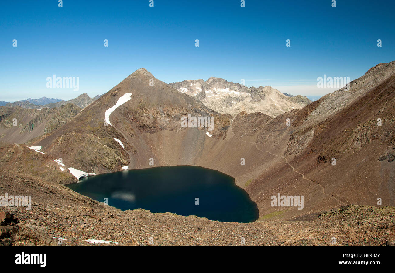 Klar bergsee hi-res stock photography and images - Alamy