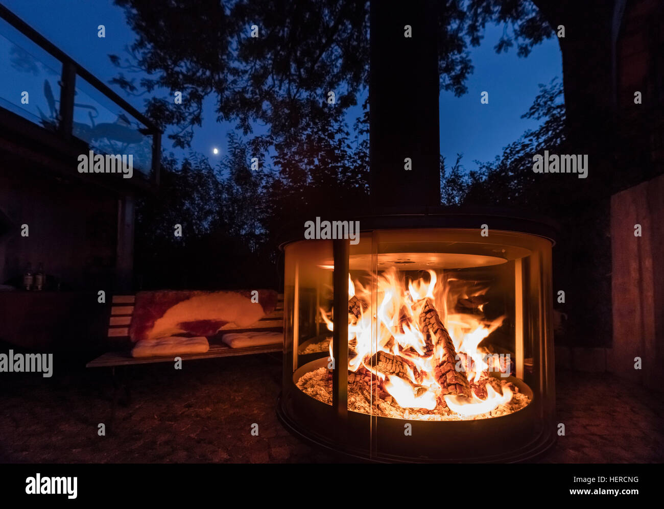 Barbecue silhouette hi-res stock photography and images - Alamy