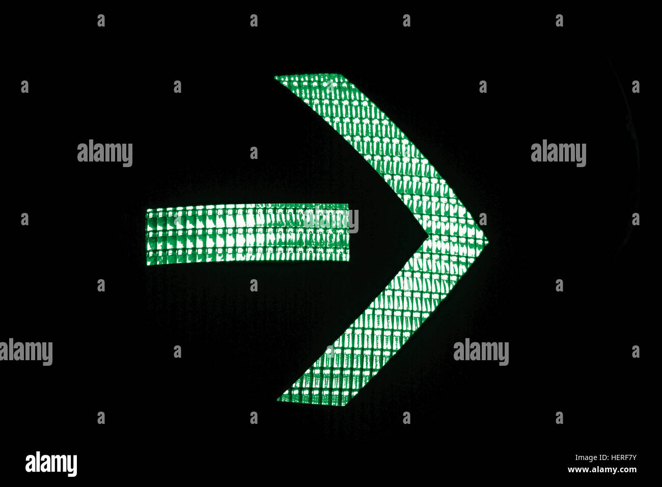 Green Arrow Traffic Light High Resolution Stock Photography and Images ...