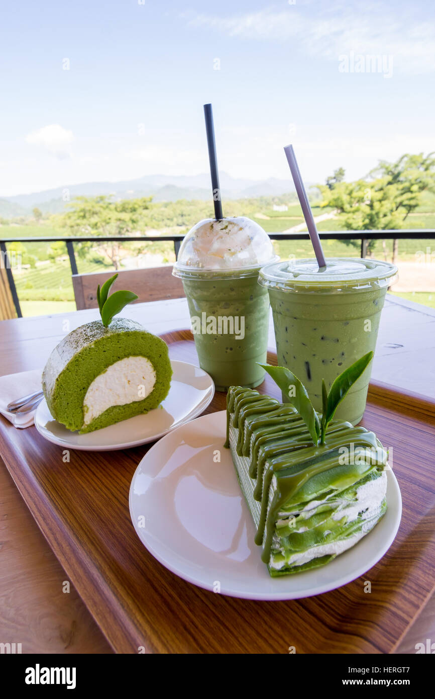 Matcha roll cake hi-res stock photography and images - Alamy