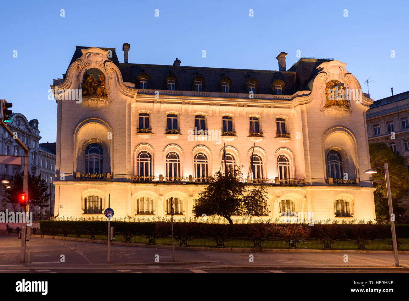 Exterior of a french style home hi-res stock photography and images - Alamy