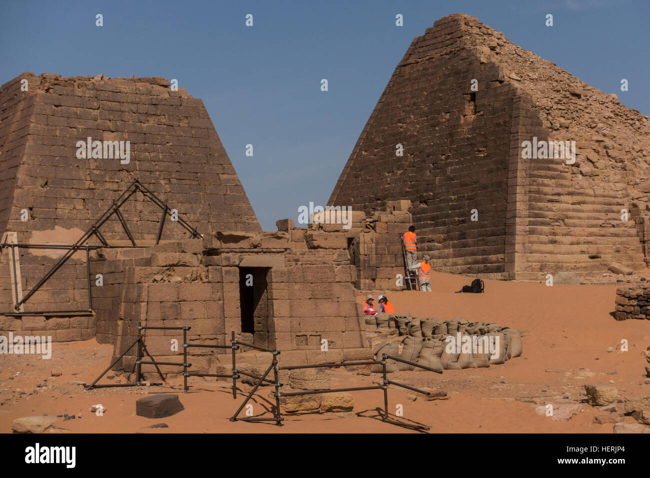 Pyramids of Meroe, Shendi, River Nile, Sudan Stock Photo - Alamy