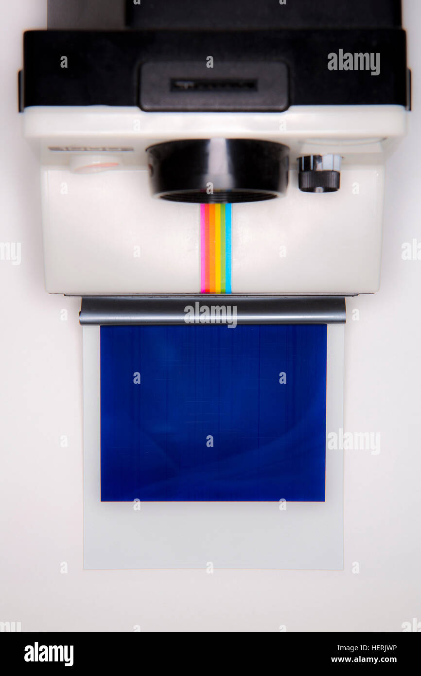 Polaroid land camera hi-res stock photography and images - Alamy