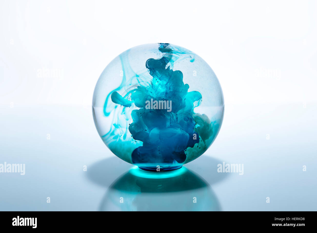 Crystal blue water hi-res stock photography and images - Alamy