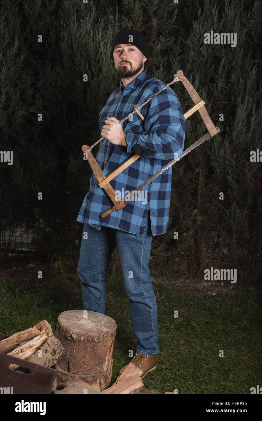 Men carrying log hi-res stock photography and images - Alamy