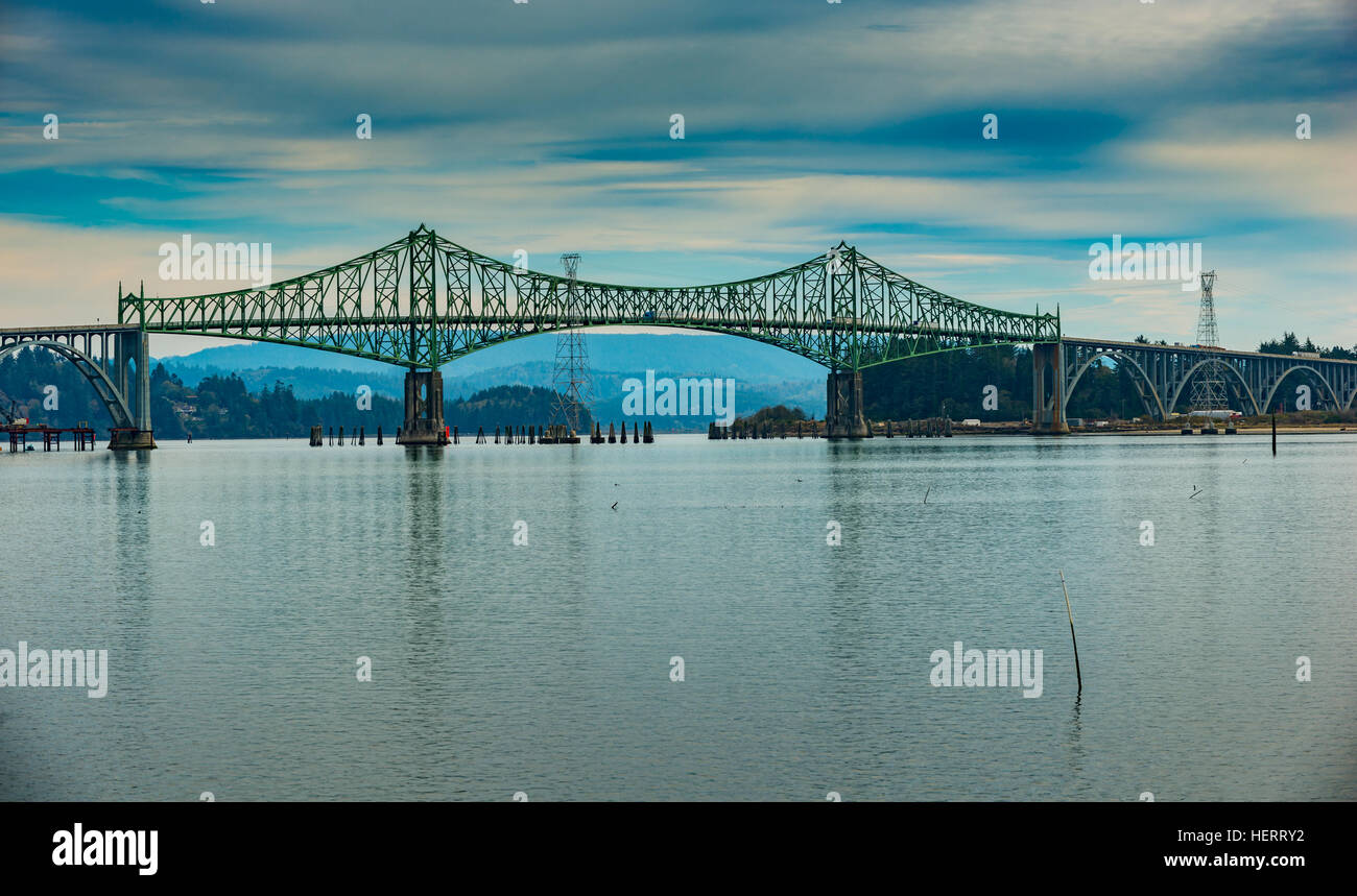 Coos bay oregon bridge hi-res stock photography and images - Alamy