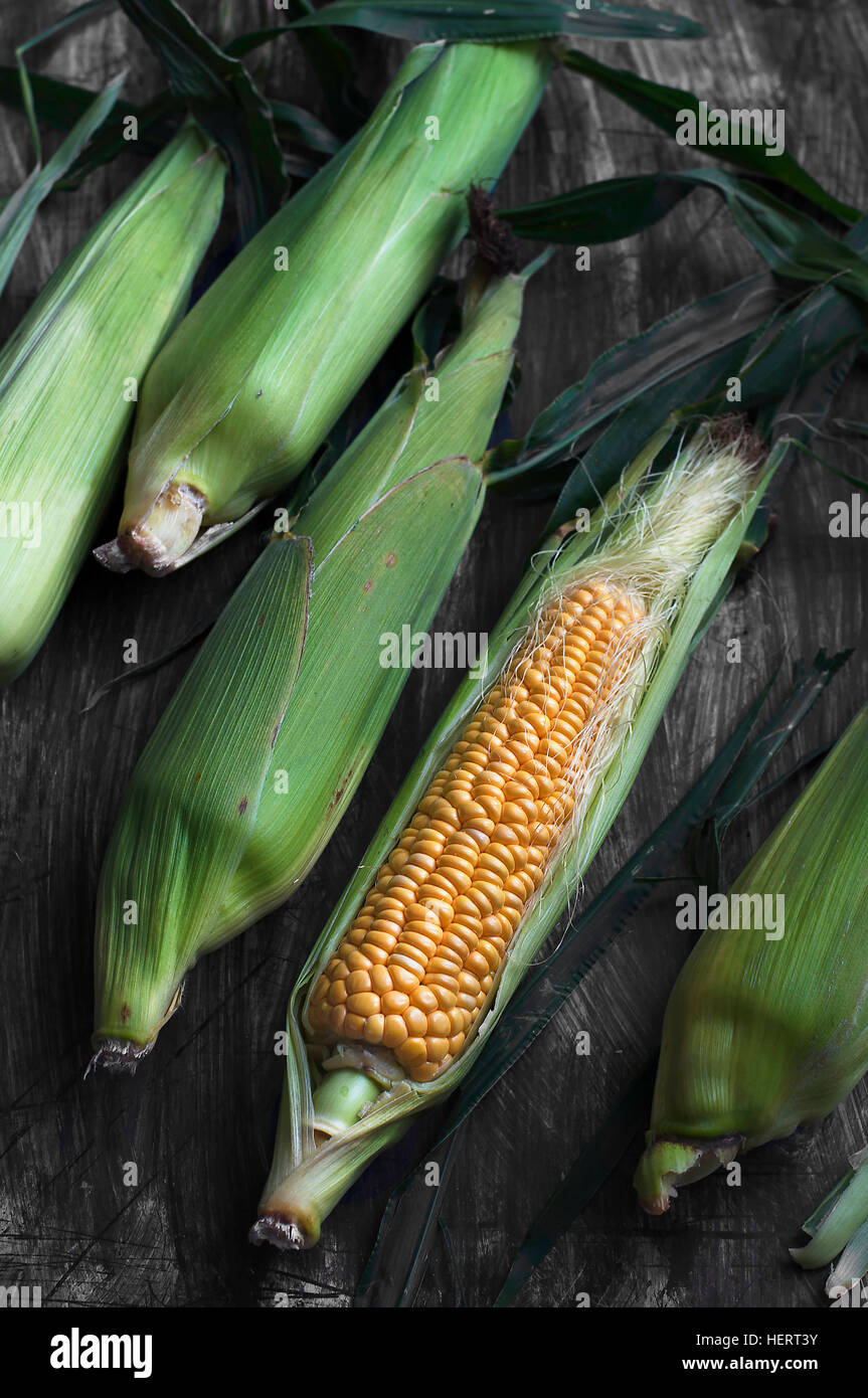 Corn on the cob hi-res stock photography and images - Alamy