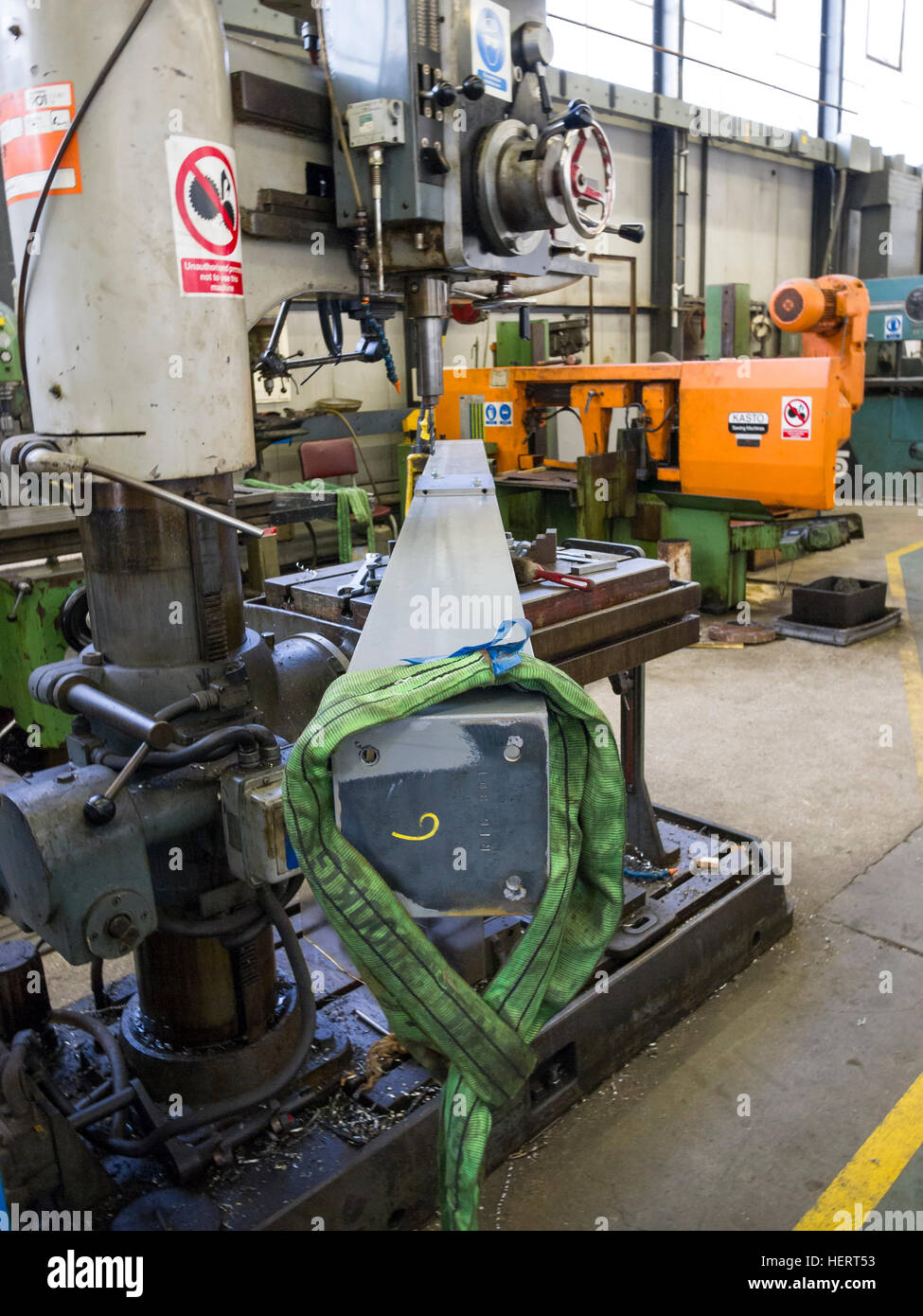 Heavy steel beam hi-res stock photography and images - Alamy