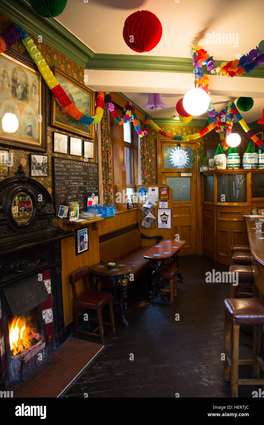 Interior Traditional English Pub High Resolution Stock Photography and ...