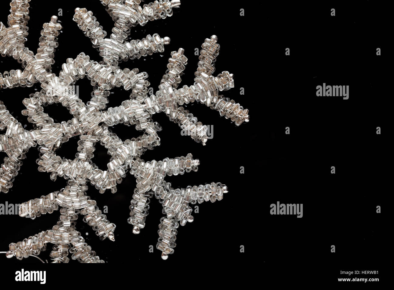 Silver snowflake cutout hi-res stock photography and images - Alamy