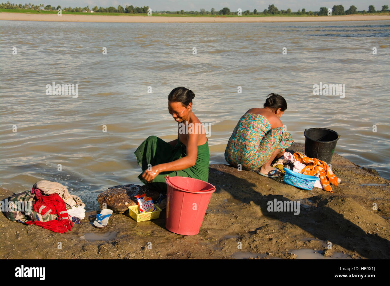 ASIA, MYANMAR (BURMA), Sagaing Division, Chindwin River, Kanee, A Htet ...