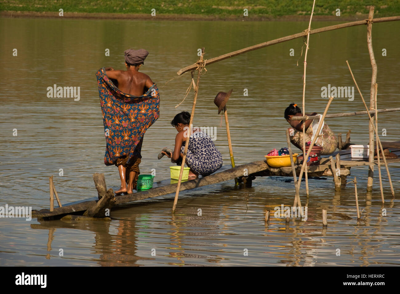 ASIA, MYANMAR (BURMA), Sagaing Division, Mingkin, Chindwin River, Kan ...