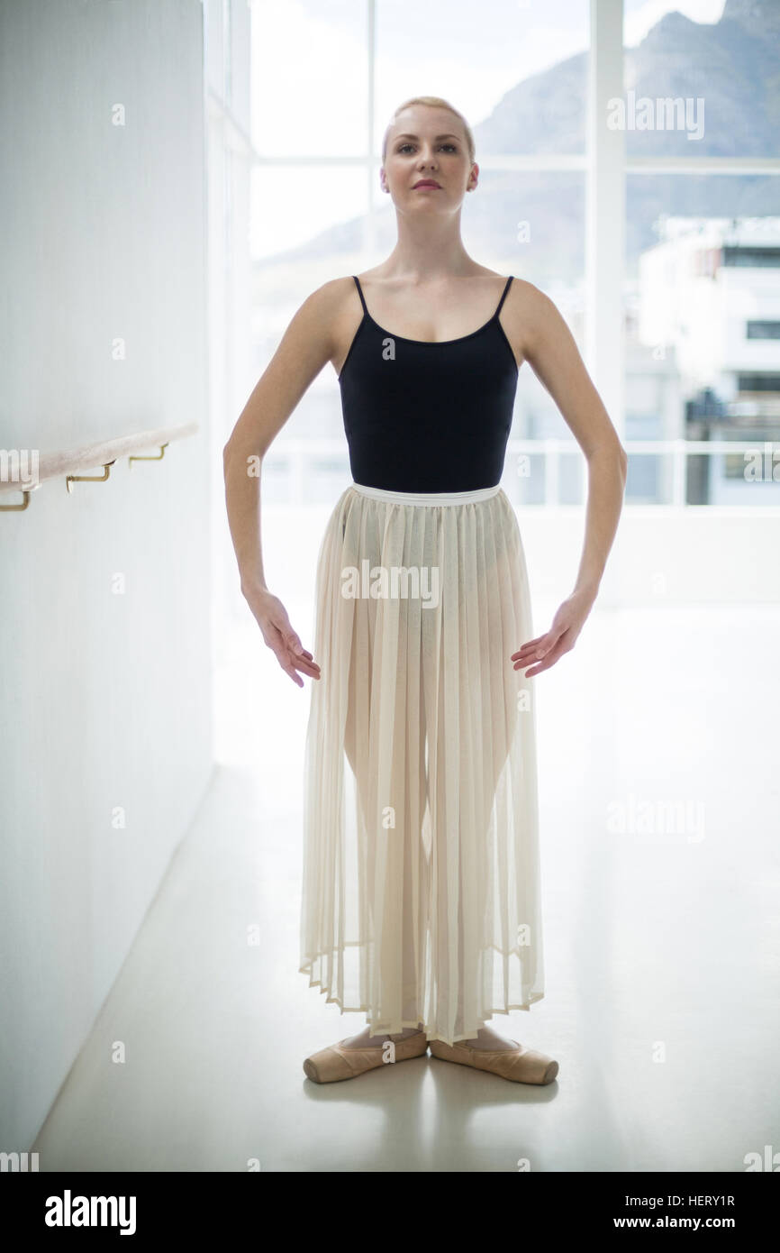 Ballerina practicing a ballet dance in ballet studio Stock Photo - Alamy