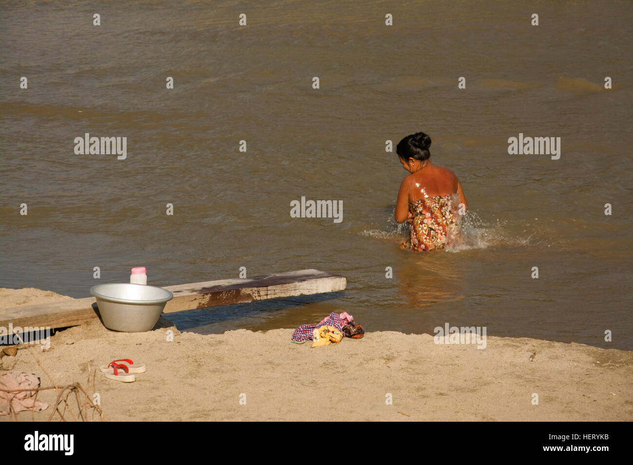 ASIA, MYANMAR (BURMA), Sagaing Division, Kalywa, Chindwin River, Sin ...