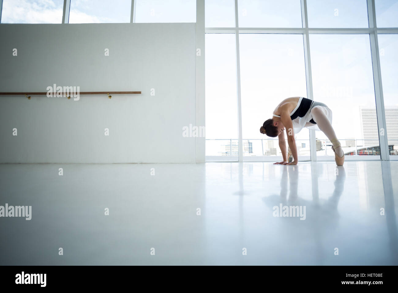 Ballerina practicing ballet dance in the studio Stock Photo - Alamy