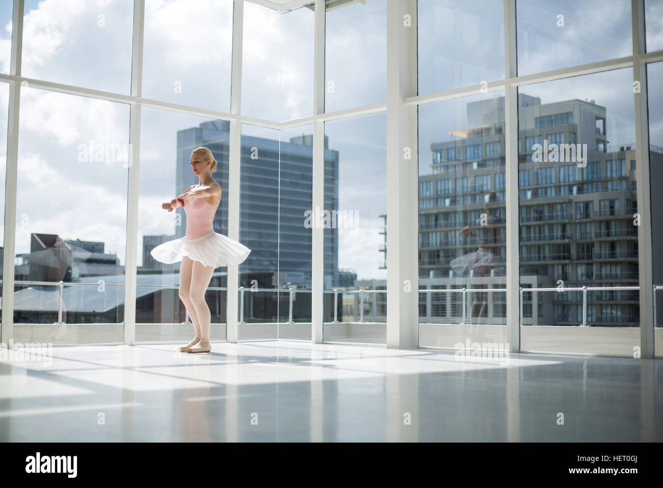 Ballerina practicing a ballet dance in ballet studio Stock Photo - Alamy