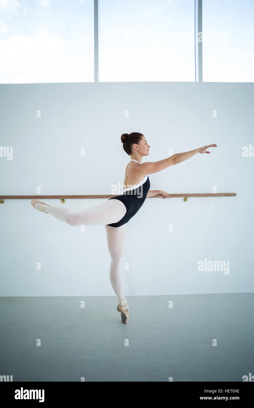 Ballerina practicing ballet dance in the studio Stock Photo - Alamy