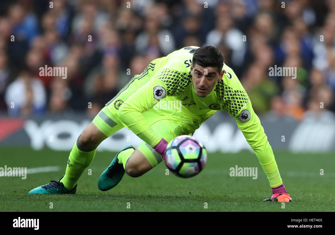 Chelsea goalkeeper Thibaut Courtois Stock Photo - Alamy