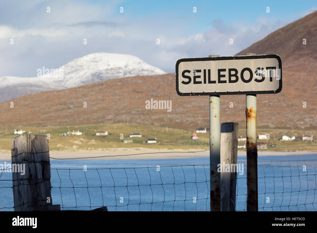 Western isles road sea hi-res stock photography and images - Alamy
