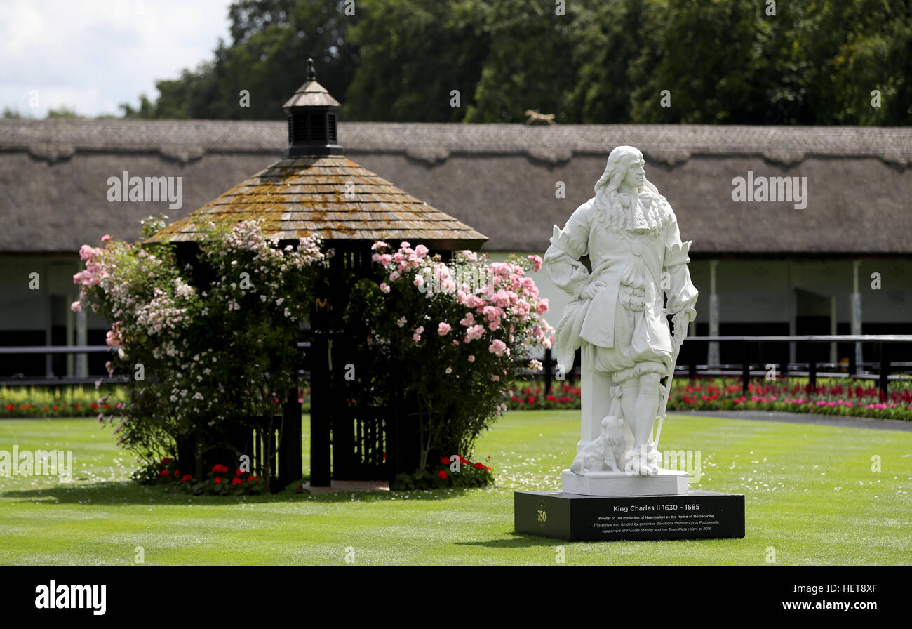 King charles ii statue hi-res stock photography and images - Alamy