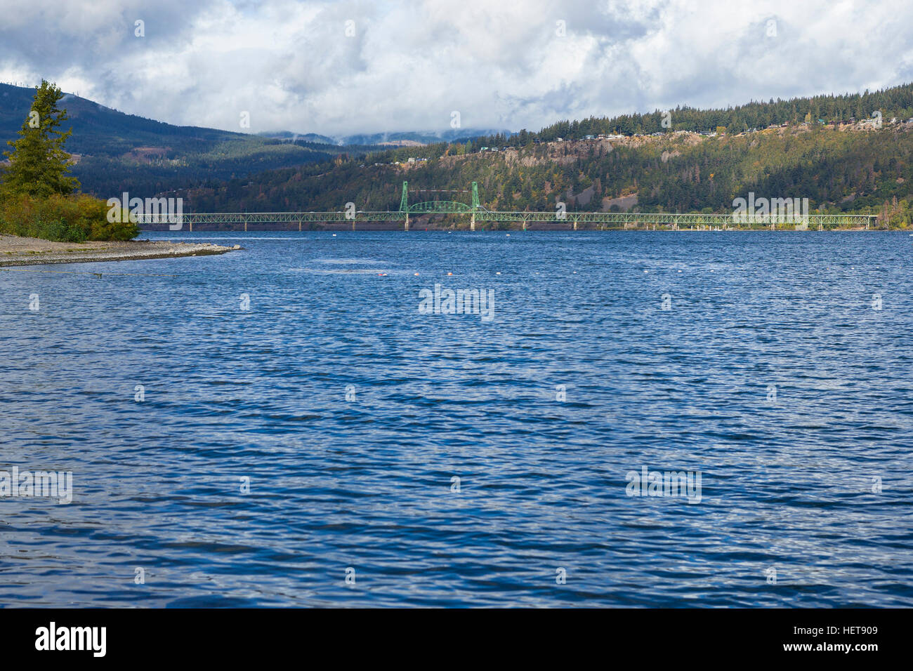 Hood River bridge spanning the Columbia River Gorge Stock Photo - Alamy