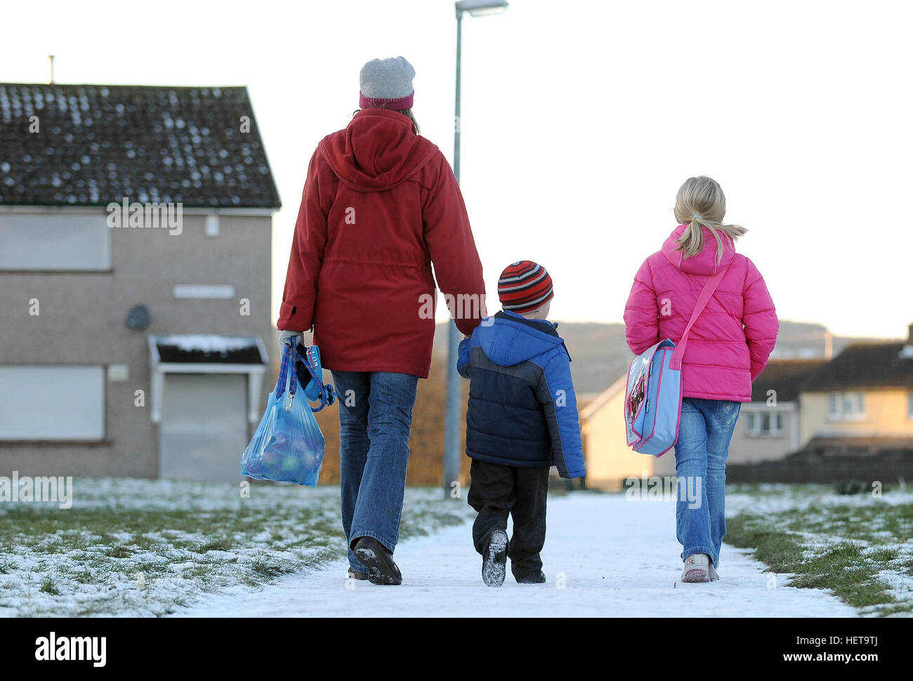 Council estate family hi-res stock photography and images - Alamy