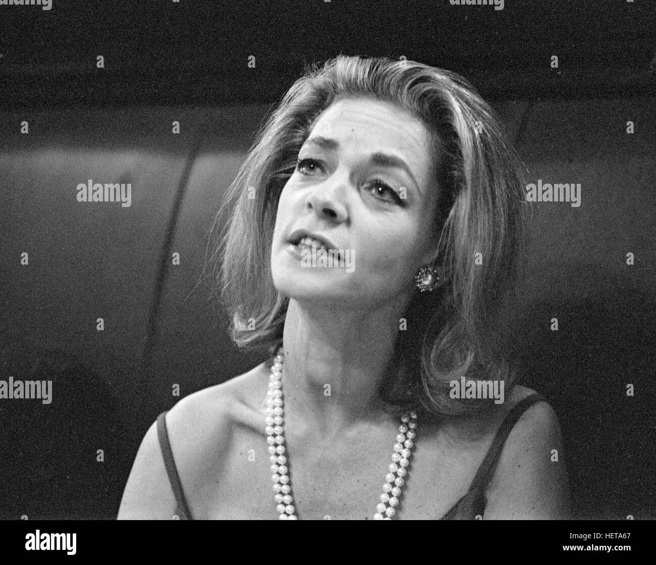 Sardi's restaurant in new york hi-res stock photography and images - Alamy