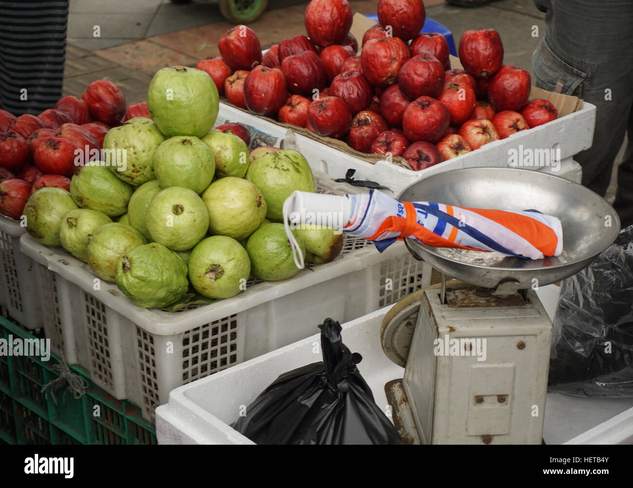 Apples guavas hi-res stock photography and images - Alamy