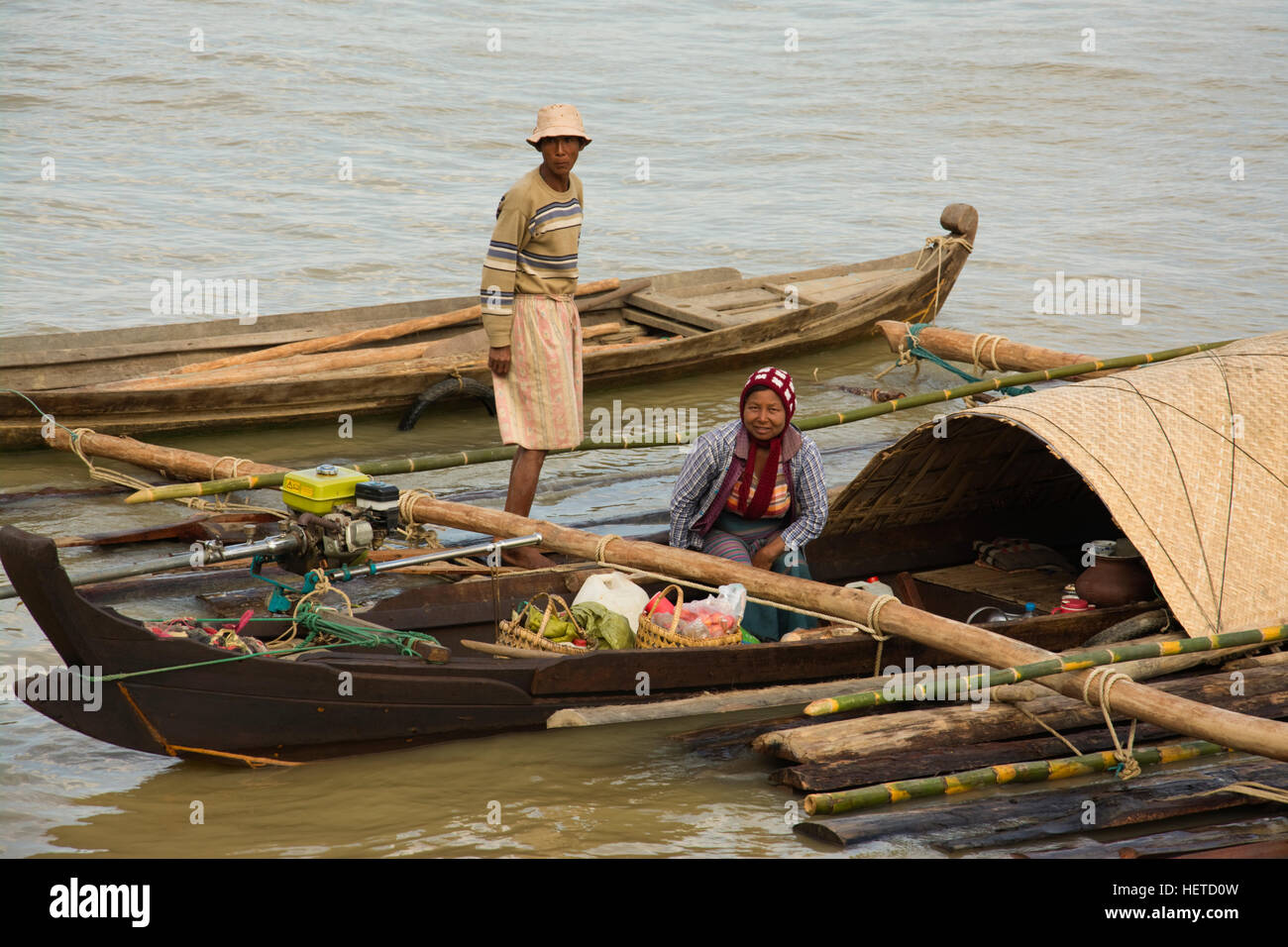 ASIA, MYANMAR (BURMA), Sagaing Division, Chindwin River, Kanee, man and ...