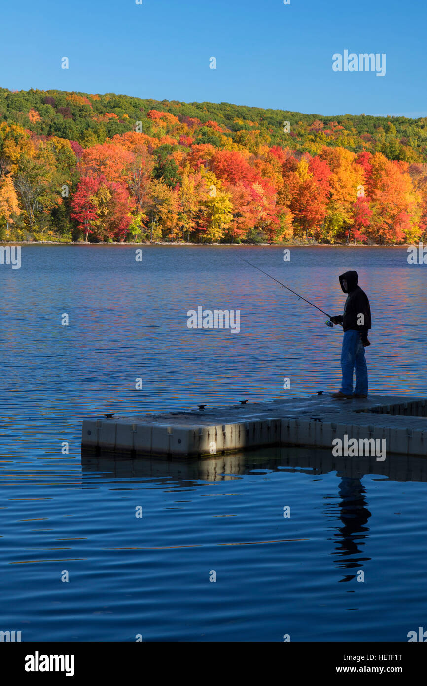 Crescent Lake dock, Crescent Lake Park, Southington, Connecticut Stock ...