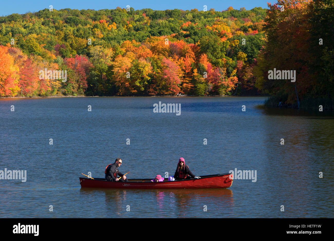 Crescent lake canoeing park hi-res stock photography and images - Alamy