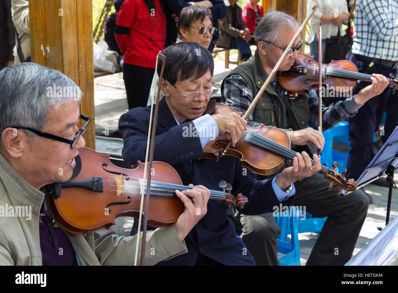Chinese people music hi-res stock photography and images - Alamy