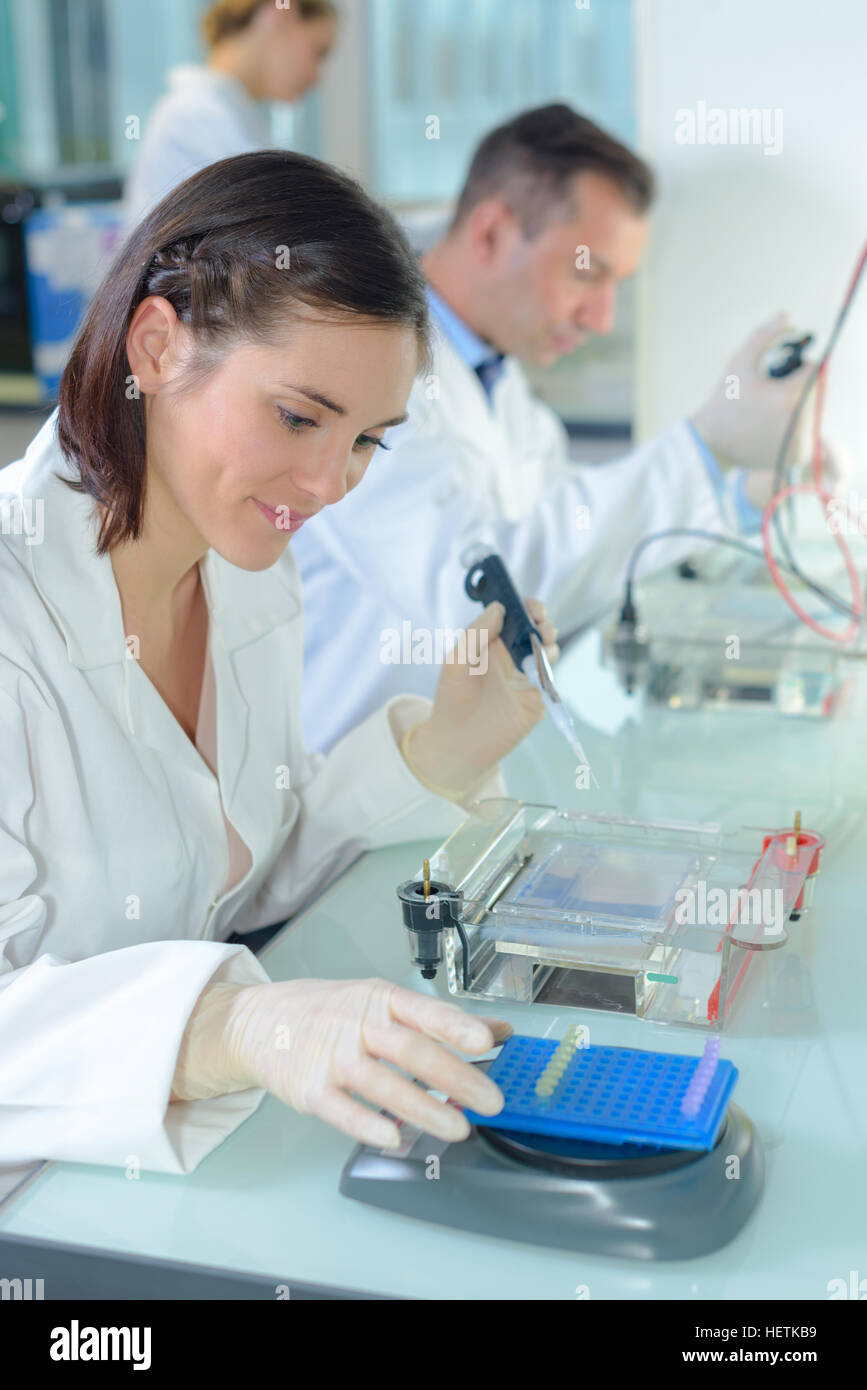 Laboratory worker hi-res stock photography and images - Alamy