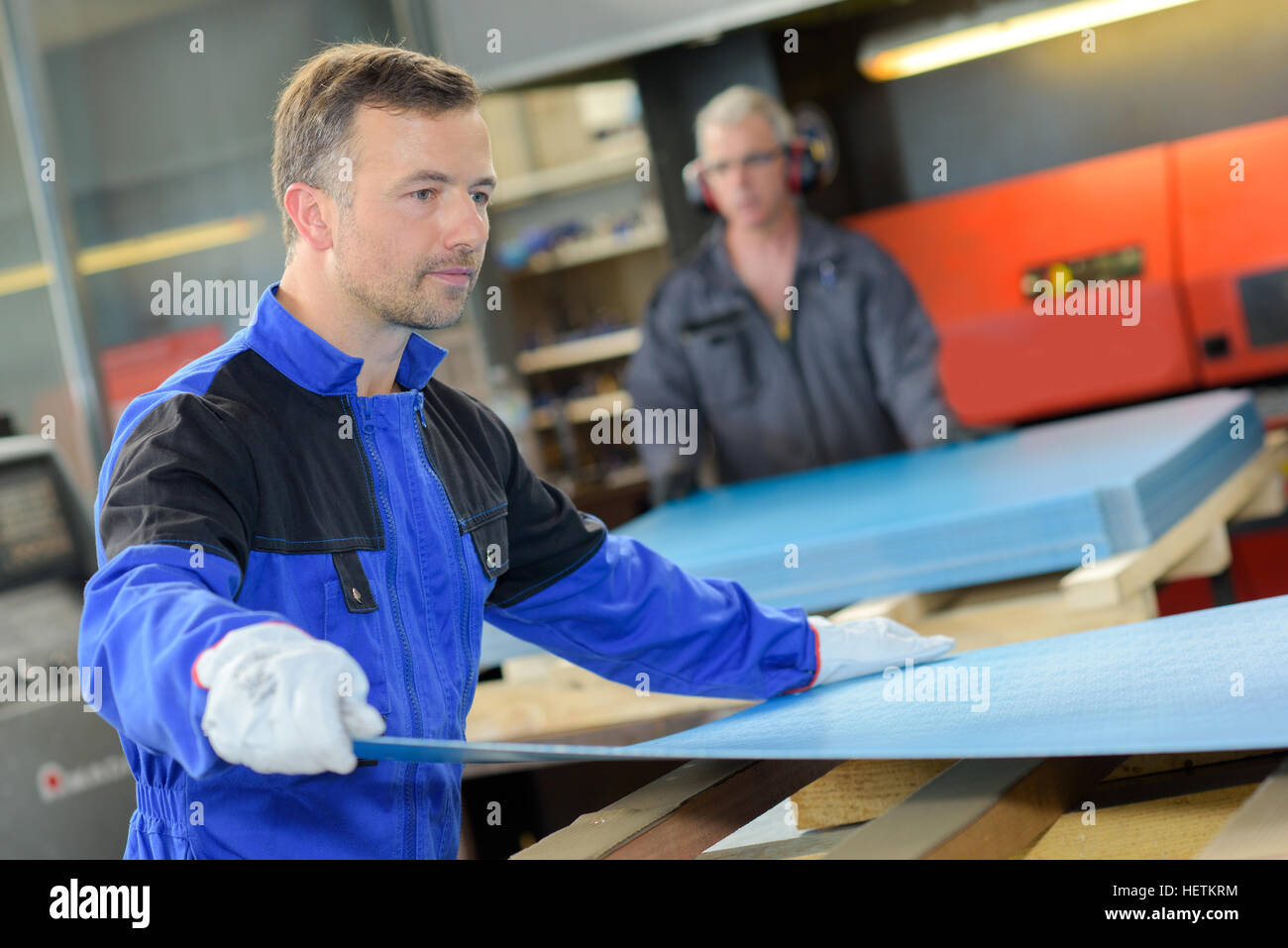 Placing sheet metal hi-res stock photography and images - Alamy