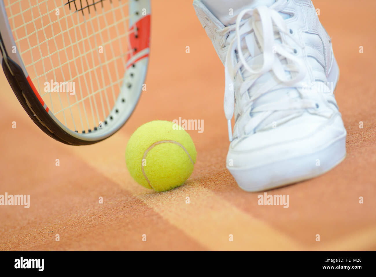 Line out technique hi-res stock photography and images - Alamy
