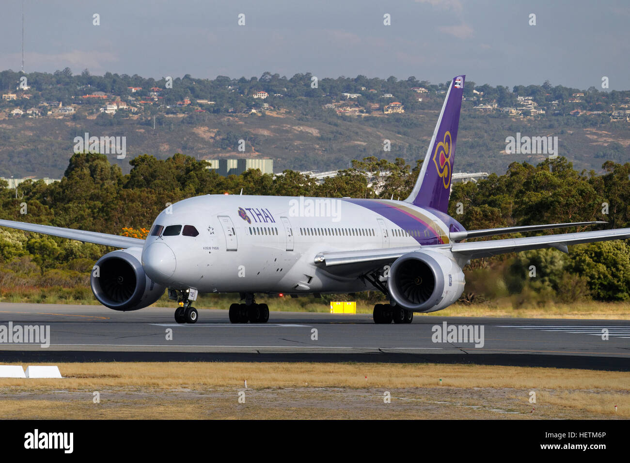 Boeing commercial aircraft hi-res stock photography and images - Alamy