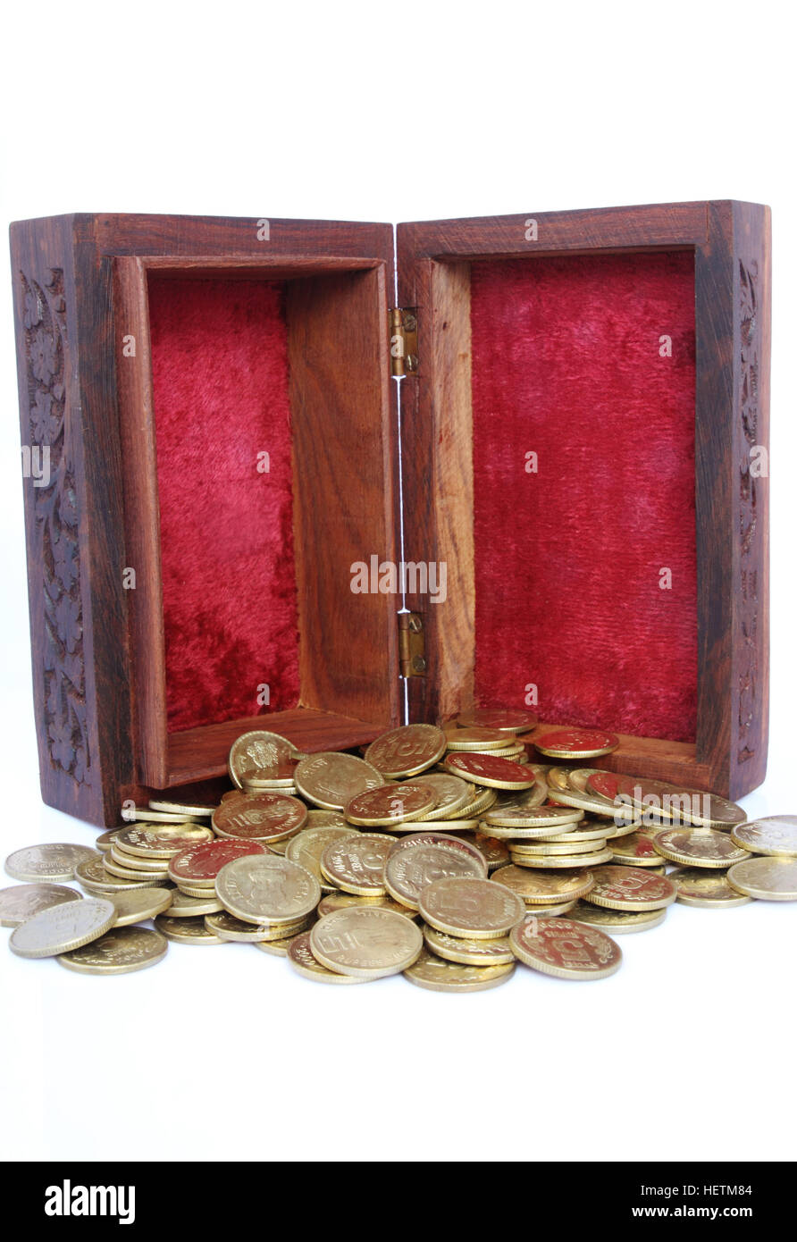 Treasure chest with gold and coins Cut Out Stock Images & Pictures - Alamy