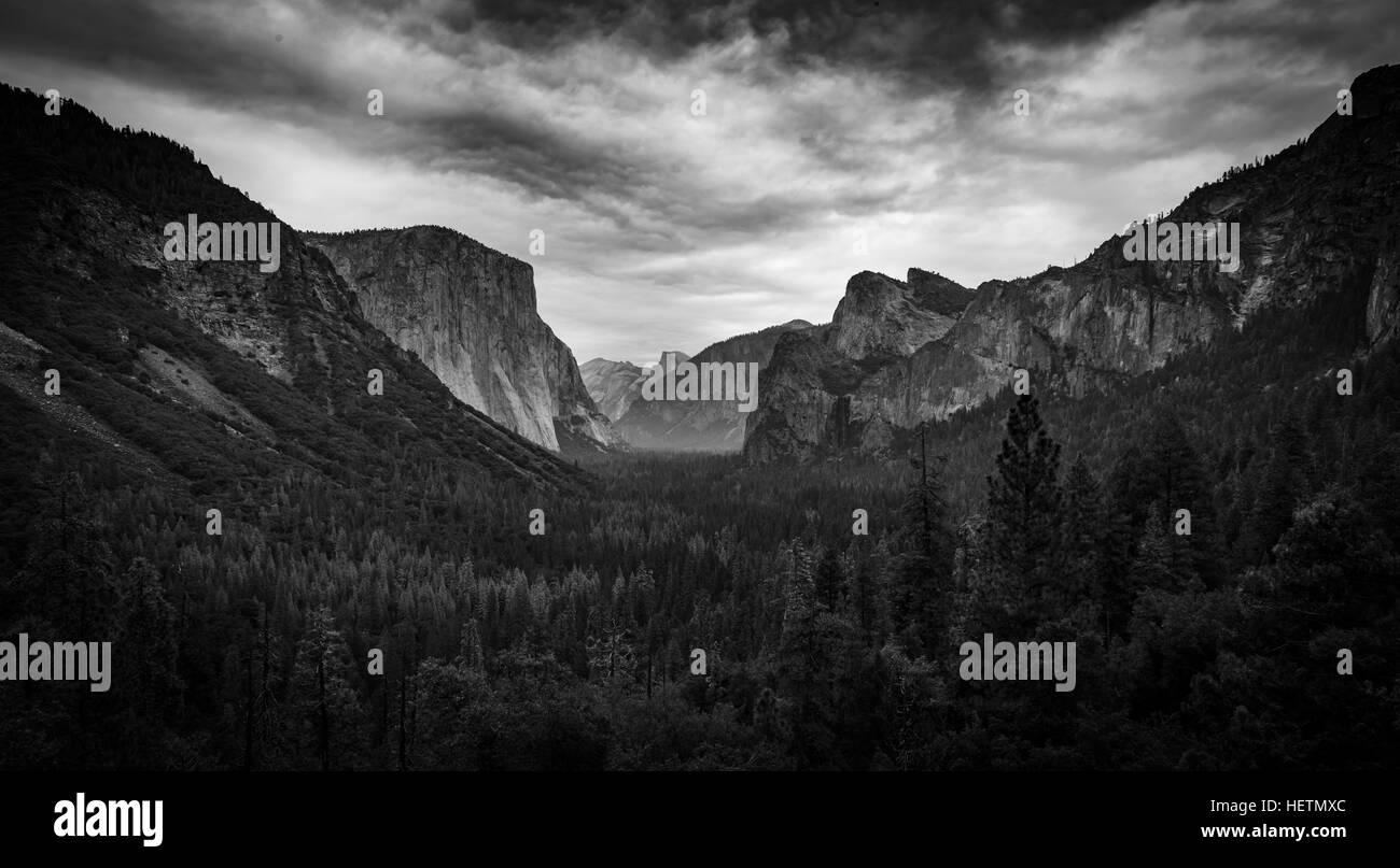 Yosemite Valley from Tunnel View Stock Photo - Alamy