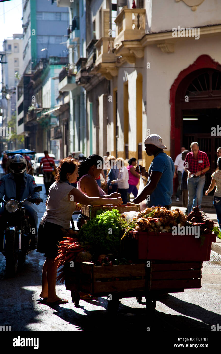 Cuban street food vendor hi-res stock photography and images - Alamy