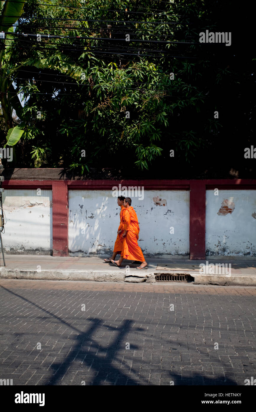 Asia monks temples hi-res stock photography and images - Alamy