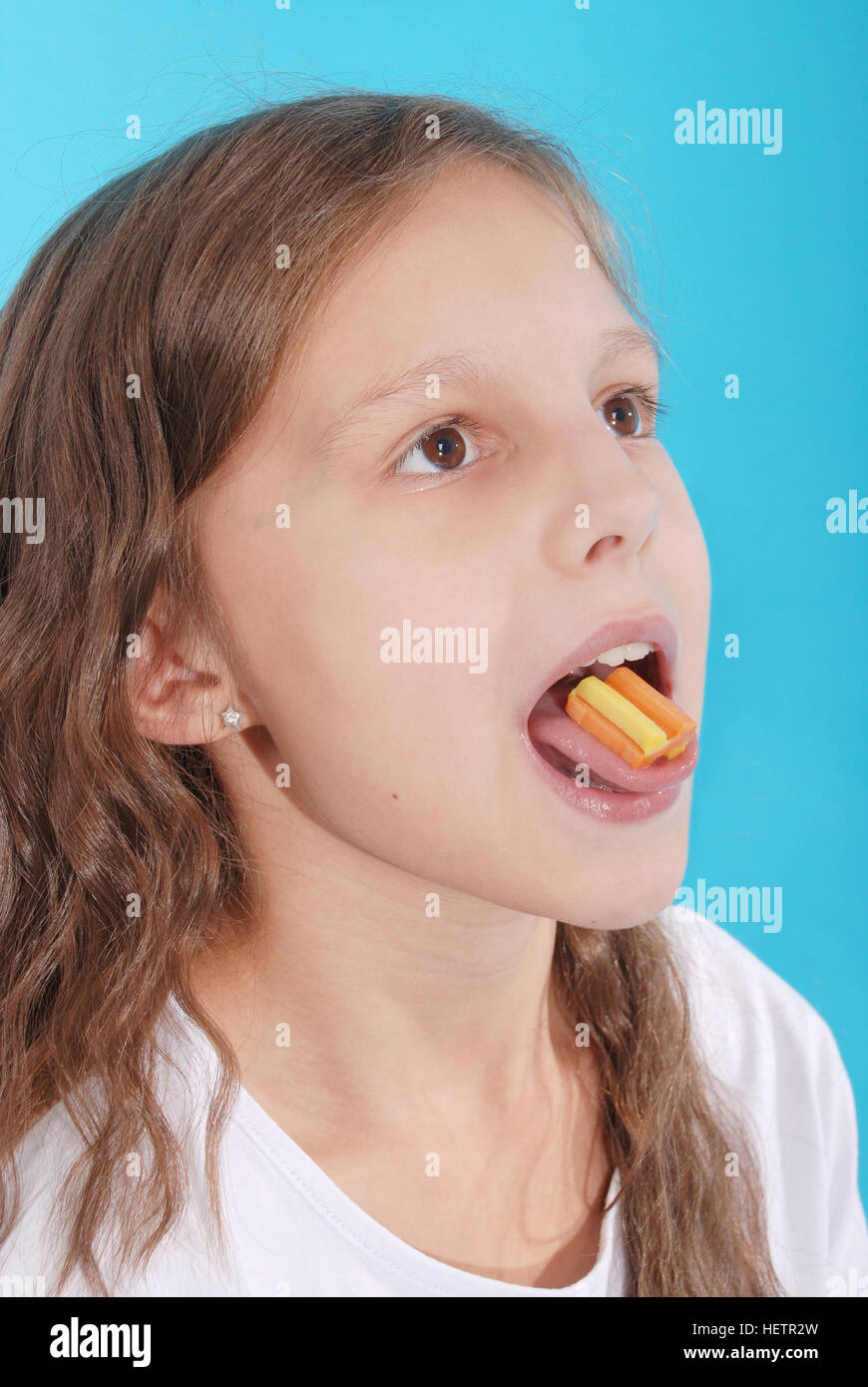 Teen girl chewing gum hi-res stock photography and images - Alamy