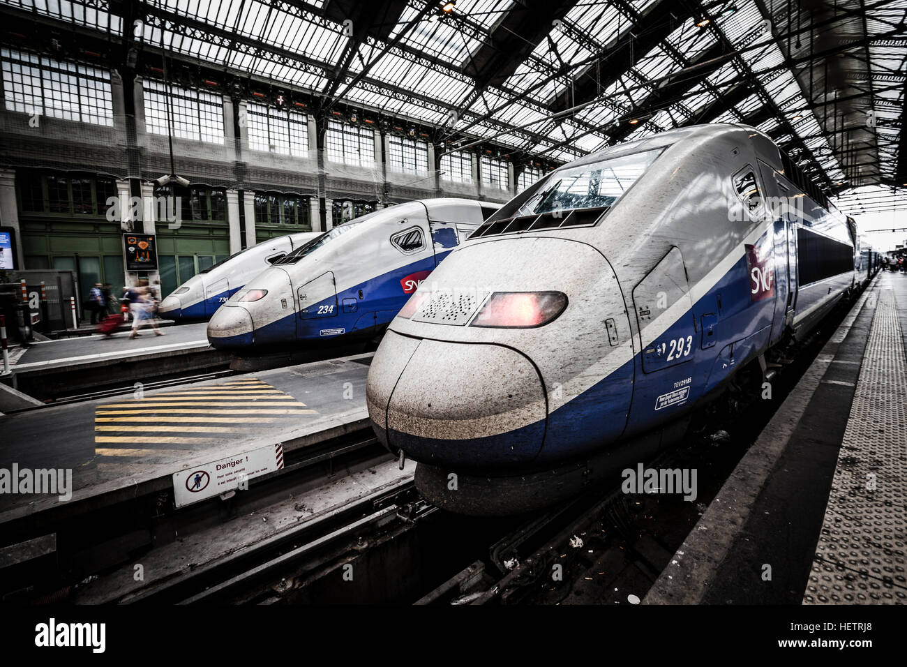 Tgv trains gare hi-res stock photography and images - Alamy