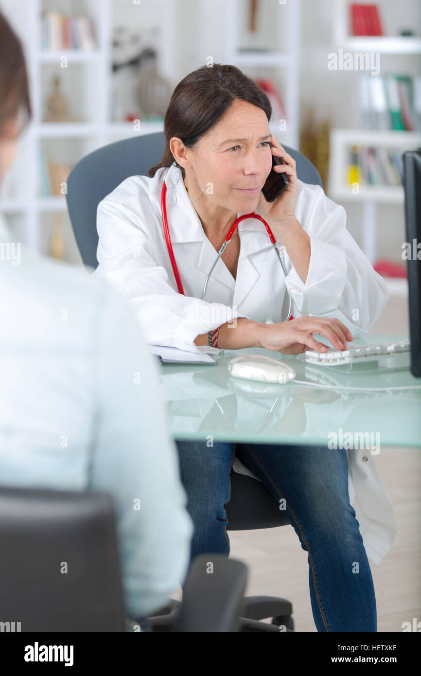 Man patient calling medical hi-res stock photography and images - Alamy